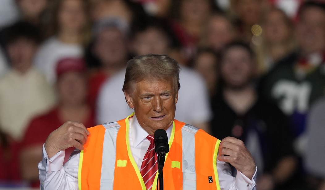 LEGEND: Orange Vest-Wearing Trump Tells WI Crowd Hilarious Story of How ...